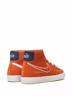 Nike Blazer Mid '77 First Use/ Sneakers - Orange