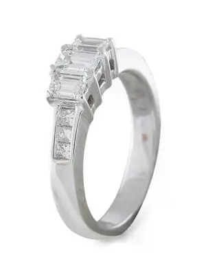 LB EXCLUSIVE Emerald-cut Diamond Ring - Silver