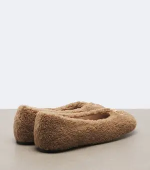 Valentino Garavani Vlogo Teddy Ballet Flats