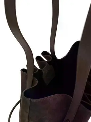 Yuzefi Scallop Shoulder Bag