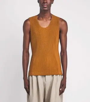 Issey Miyake Pleated Sleeveless Vest - Brown