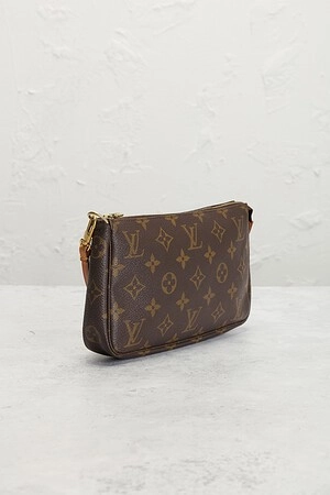LOUIS VUITTON Monogram Pochette Accessoires Shoulder Bag