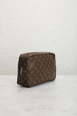 LOUIS VUITTON Trousse Toilette 28 Pouch