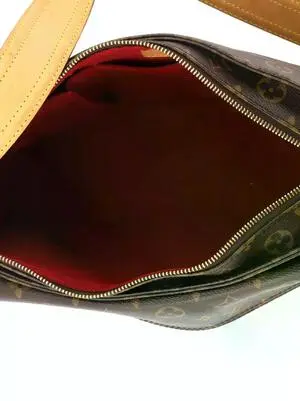 LOUIS VUITTON Monogram Canvas Gm Shoulder Bag