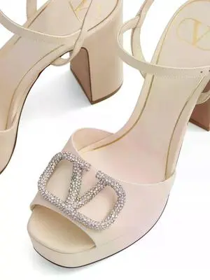 Valentino Garavani Vlogo Signature Platform Sandals - Neutrals