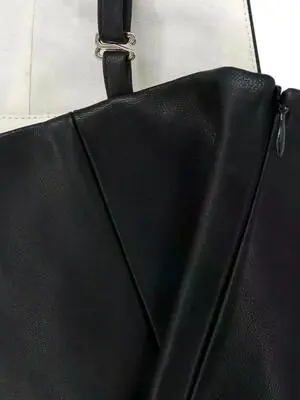 LAMRONS V-neck Top