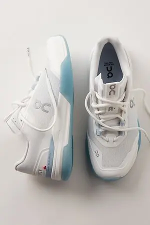 On Roger Advantage Pro Sneakers At