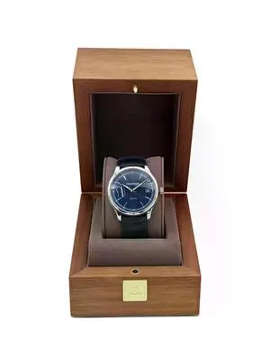JAEGER-LECOULTRE Round Face Automatic Watch