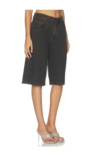 LEVI'S Super Baggy Jort In . Also