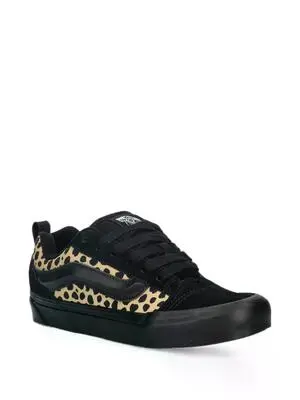 VANS Knu Skool Low-top Sneakers