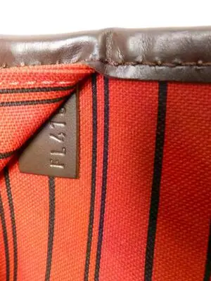 LOUIS VUITTON Damier Gm Neverfull Tote Bag