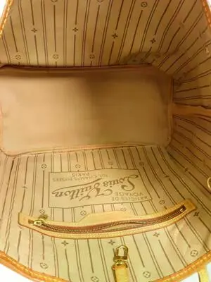 LOUIS VUITTON Mm Neverfull Monogram Tote Bag - Brown