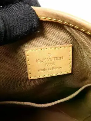 LOUIS VUITTON Batignolles Monogram Handbag - Brown