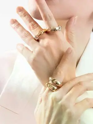 Vhernier Calla Ring