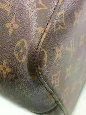 LOUIS VUITTON Néonoé Shoulder Bag - Brown