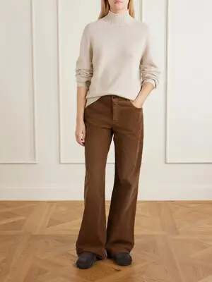 THE ROW Kensigton Cashmere Turtleneck Sweater