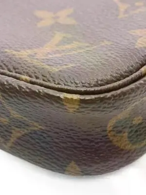 LOUIS VUITTON 2009 Pochette Accessoires Monogram Shoulder Bag