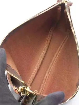 LOUIS VUITTON 2009 Pochette Accessoires Monogram Shoulder Bag