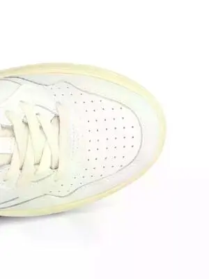 AUTRY Medalist Low Leather Sneakers - White