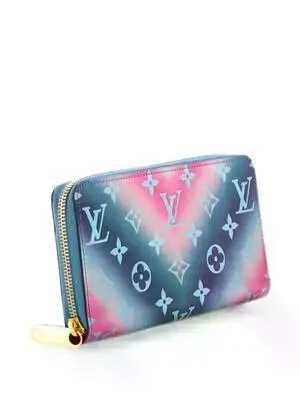 LOUIS VUITTON Zippy Wallet Limited Edition Degrade Monogram Vernis Small Wallets - Blue