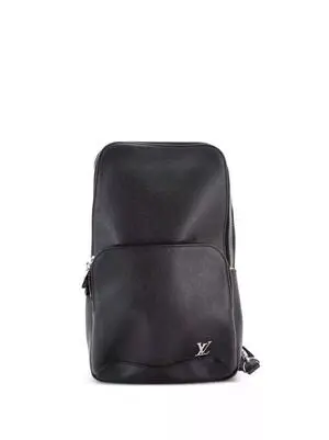 LOUIS VUITTON Avenue Sling Bag Taiga Leather Crossbody Bag - Black