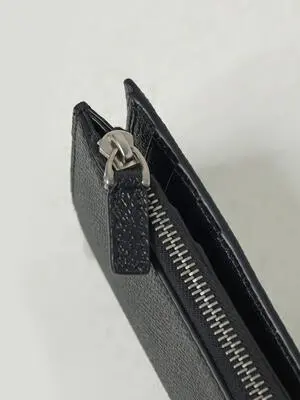 Valentino Garavani Wallet Colour