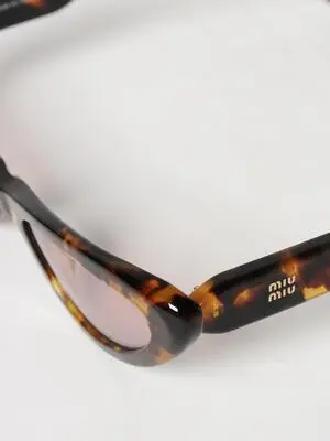 Miu Miu Triangular Frame Acetate Sunglasses With Contrast Logo - Multicolor