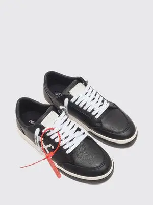 Off-White Vulcanized Low-top Leather Sneakers With Contrasting Arrow Logo - Black