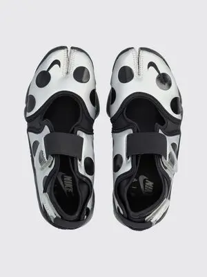 Nike Rift Tabi Toe Sneakers