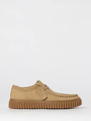 Clarks Torhill Lo Suede Chukka Boots With Round Toe - Natural