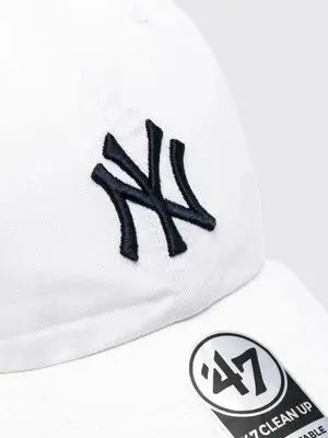 SPORTY & RICH Yankees Serif Cotton Cap