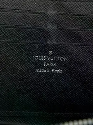 LOUIS VUITTON 2021-2026 Epi Zippy Dragonne Wallet Long Wallets