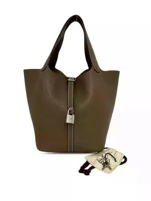 Hermès 2019 Clemence Picotin Lock 22 Handbag - Neutrals