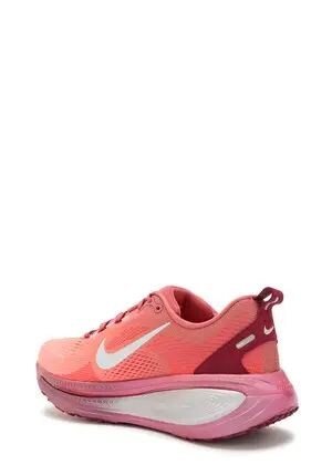 Nike Vomero 18 Sneakers