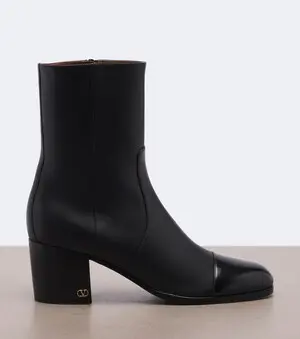 Valentino Garavani Vlogo Leather Ankle Boots