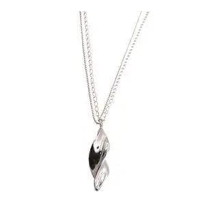 DARIA PACELLI JEWELRY Calyra Twisted Shape Necklace - Silver