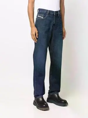 DIESEL® 2020 D-viker 09c03 Straight-leg Jeans