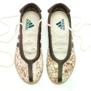 Adidas Ballet Shoes With Contrasting Stripes - Neutrals