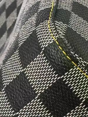 LOUIS VUITTON 2019 Neonoe Damier Tote Bag