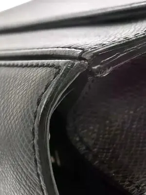 LOUIS VUITTON Taiga Robusto 1 Briefcase