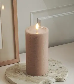 DELUXE HOMEART Unique Pillar Candle