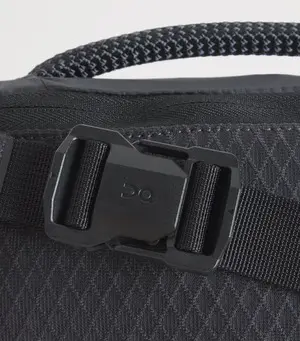 On Lite Belt Bag 2l - Black
