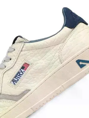 AUTRY Medalist Low Leather Sneakers