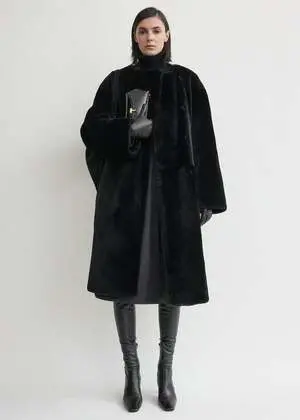 TOTEME Collarless Shearling Coat - Black