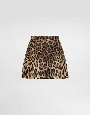 Dolce & Gabbana Leopard-print Poplin Shorts Pants And Shorts - Multicolor