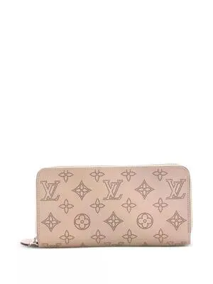 LOUIS VUITTON Zippy Wallet Mahina Leather Small Wallets - Neutrals