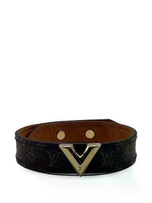 LOUIS VUITTON Essential V Monogram Bracelet