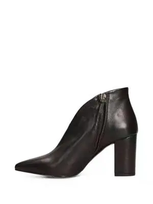 THE SELLER Pointed-toe V-cut Leather Ankle Boots