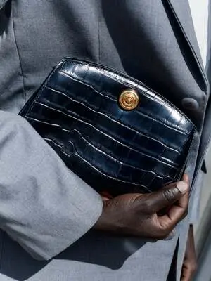 LIFFNER Pushlock Clutch