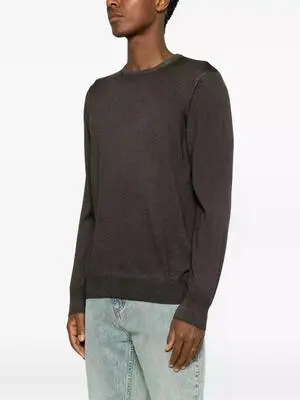 VENGERA Crew-neck Sweater